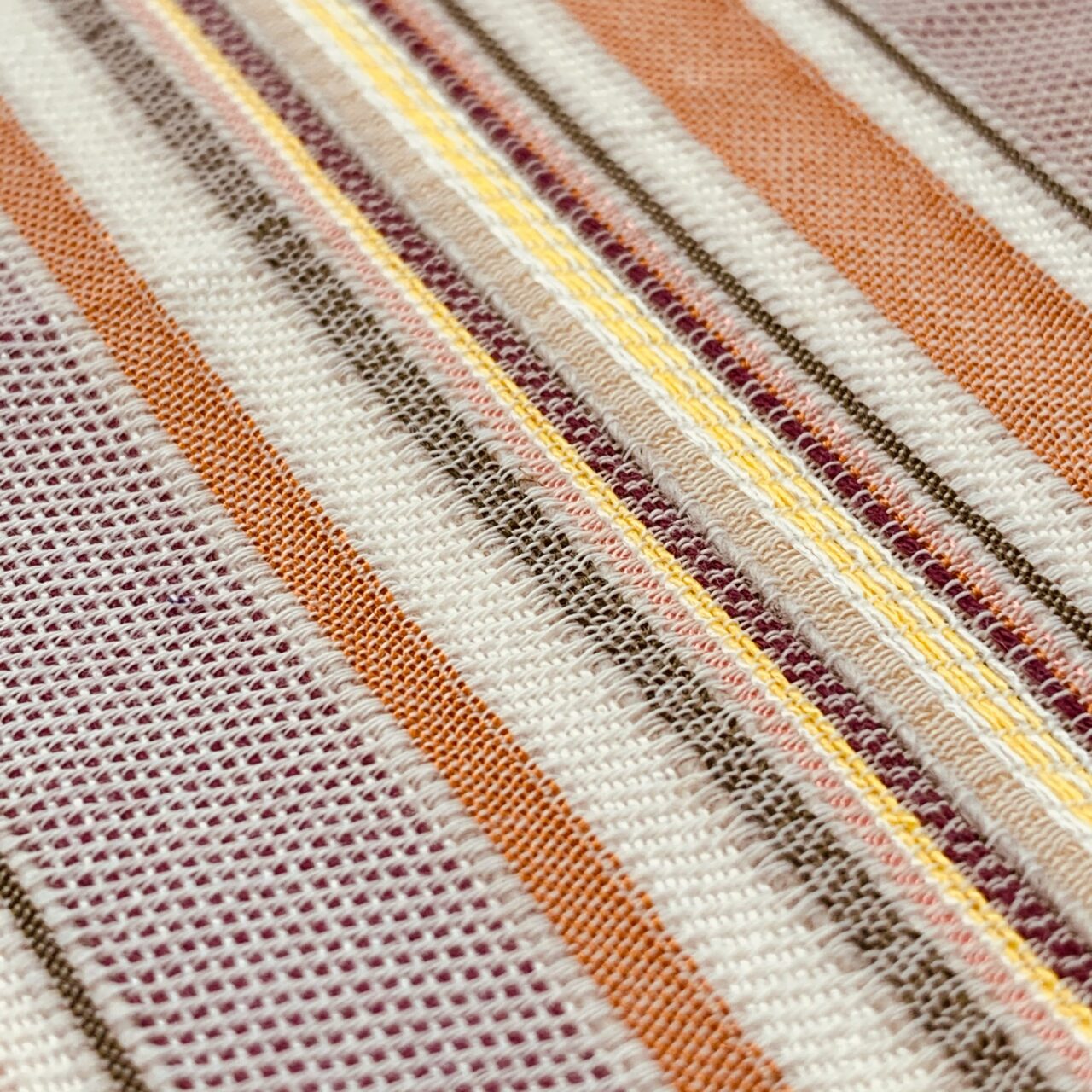 Trouillet - créateur français de textiles et motifs de tissus.